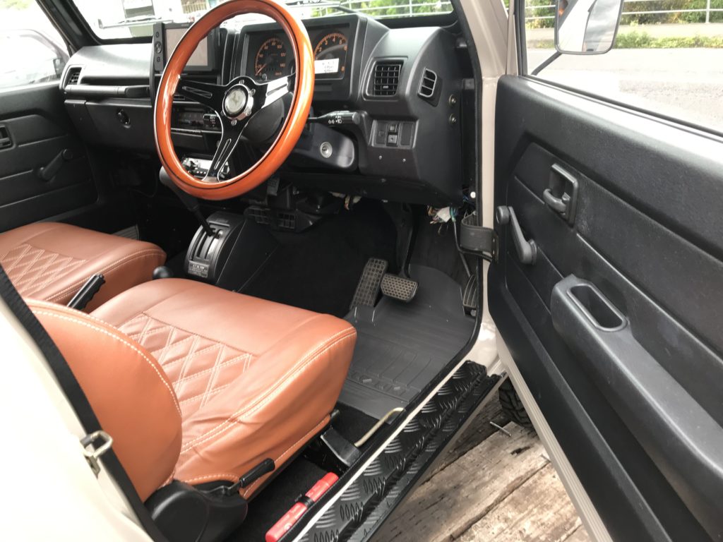 Ꮙanilla Ᏼeige Jimny | jimnymania